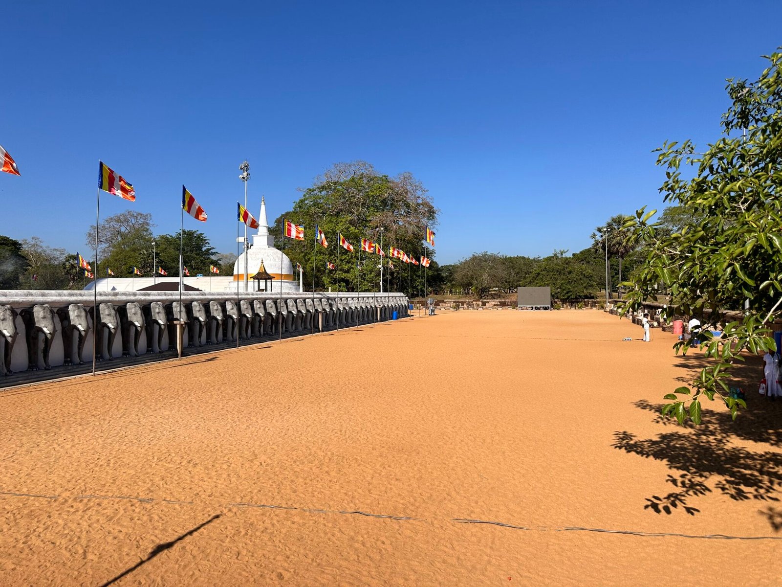 Ruwanwelisaya, Significant Buddhist Monuments in Anuradhapura – Travel ...